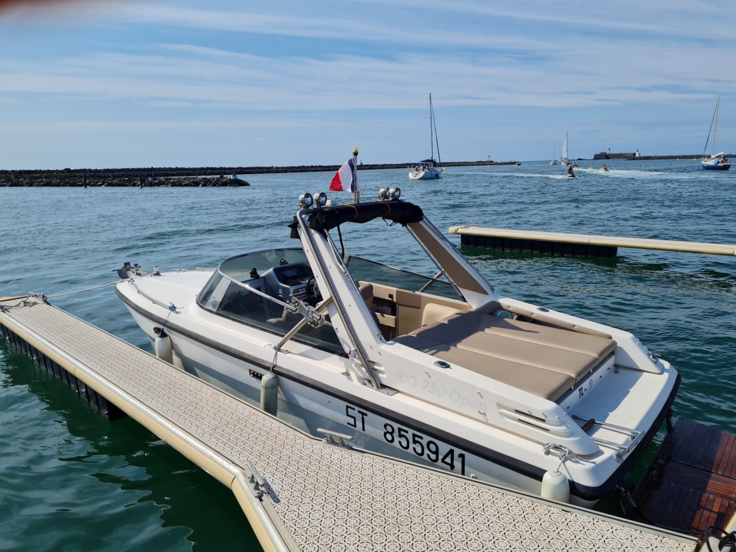 Location Bateau à moteur Rio 750 Open (Rio 750 Open) - Le Cap d'Agde ...
