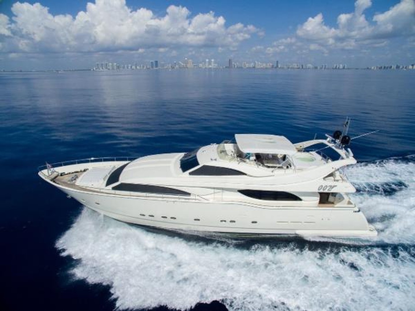 Location Yacht Ferretti 94 - Miami | SamBoat