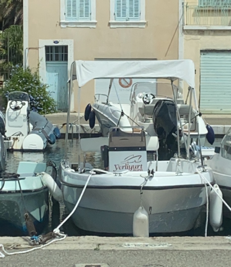 Location Bateau à moteur YERLIYURT 450 Sandy lx (Yerliyurt marin ...
