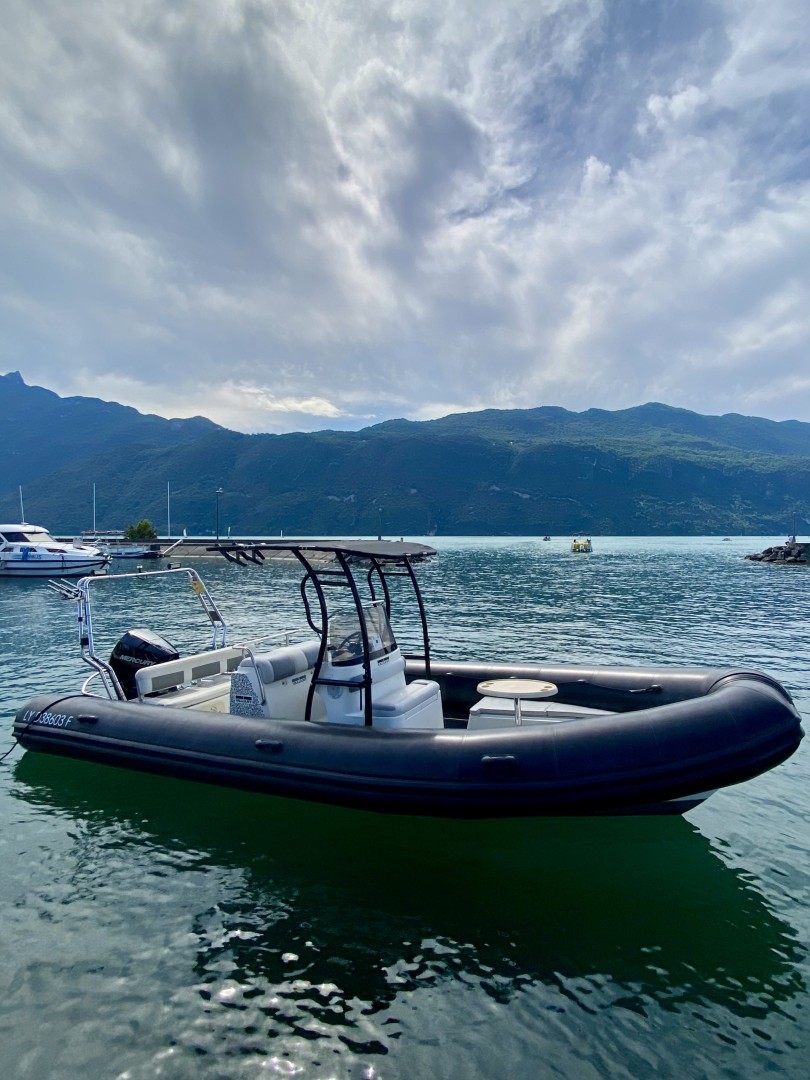 Location Semi-rigide Valiant 750 Cruiser - Aix-les-Bains | SamBoat