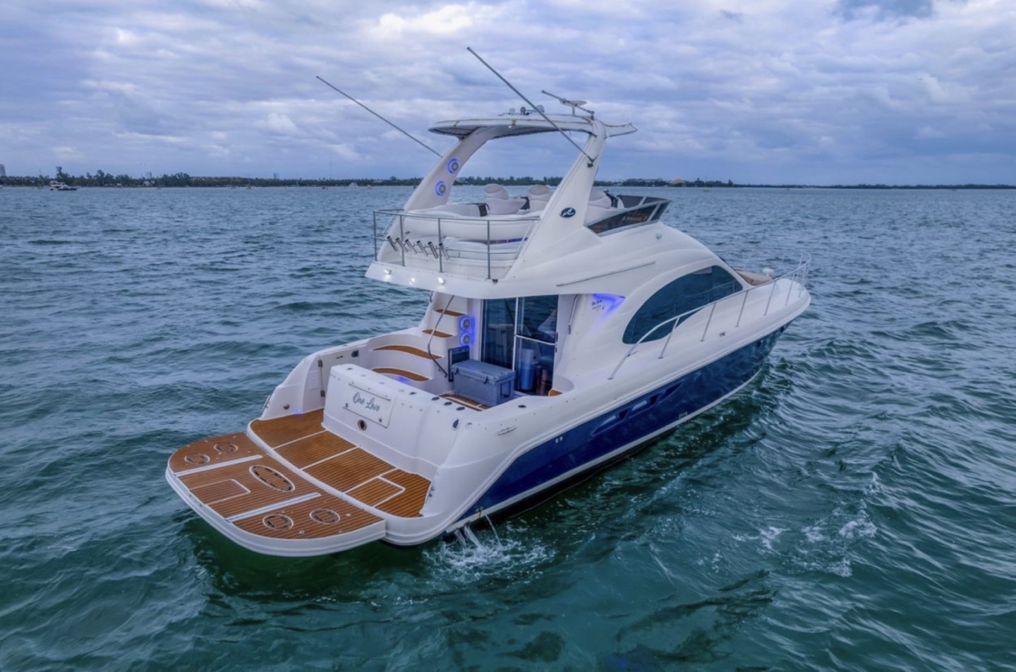 Location Yacht Sea Ray 480 Sundancer (Sundancer ) - Miami Beach | SamBoat